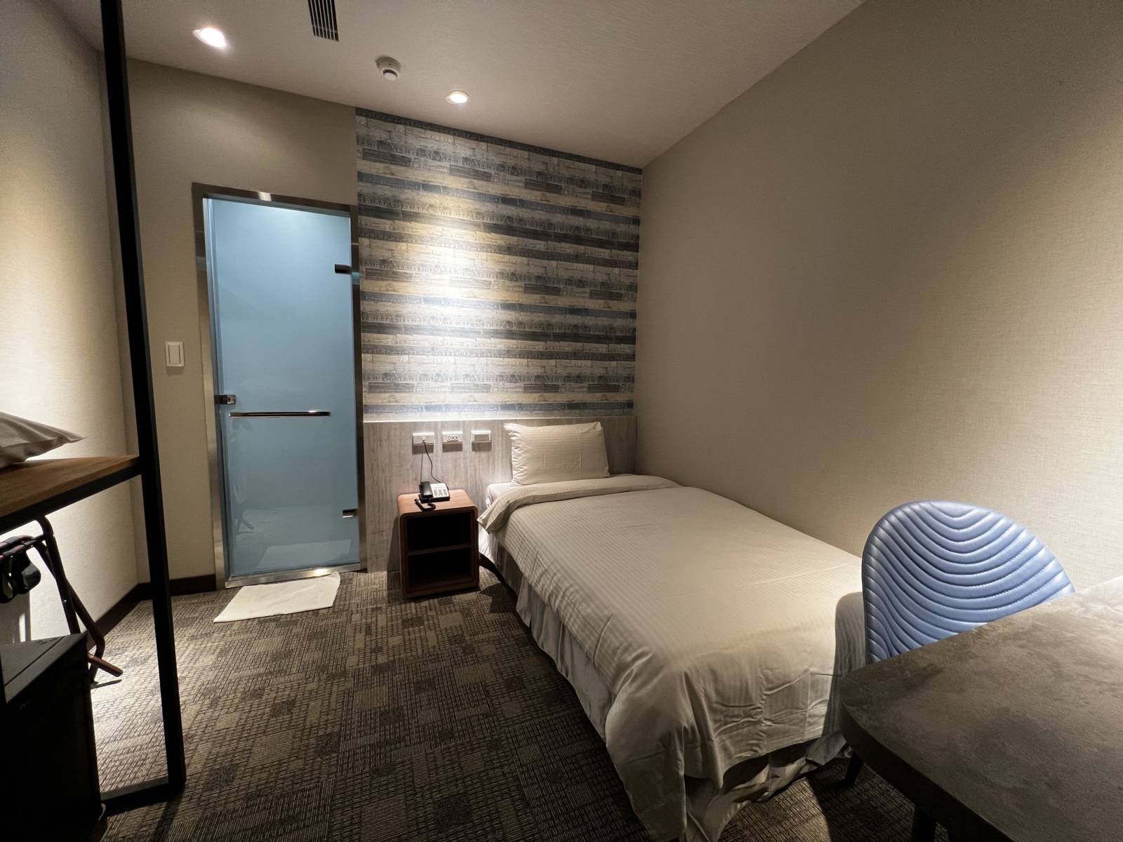 Rooms - Single Room no window Taipei Hotel - East Dragon Hotel Ximending